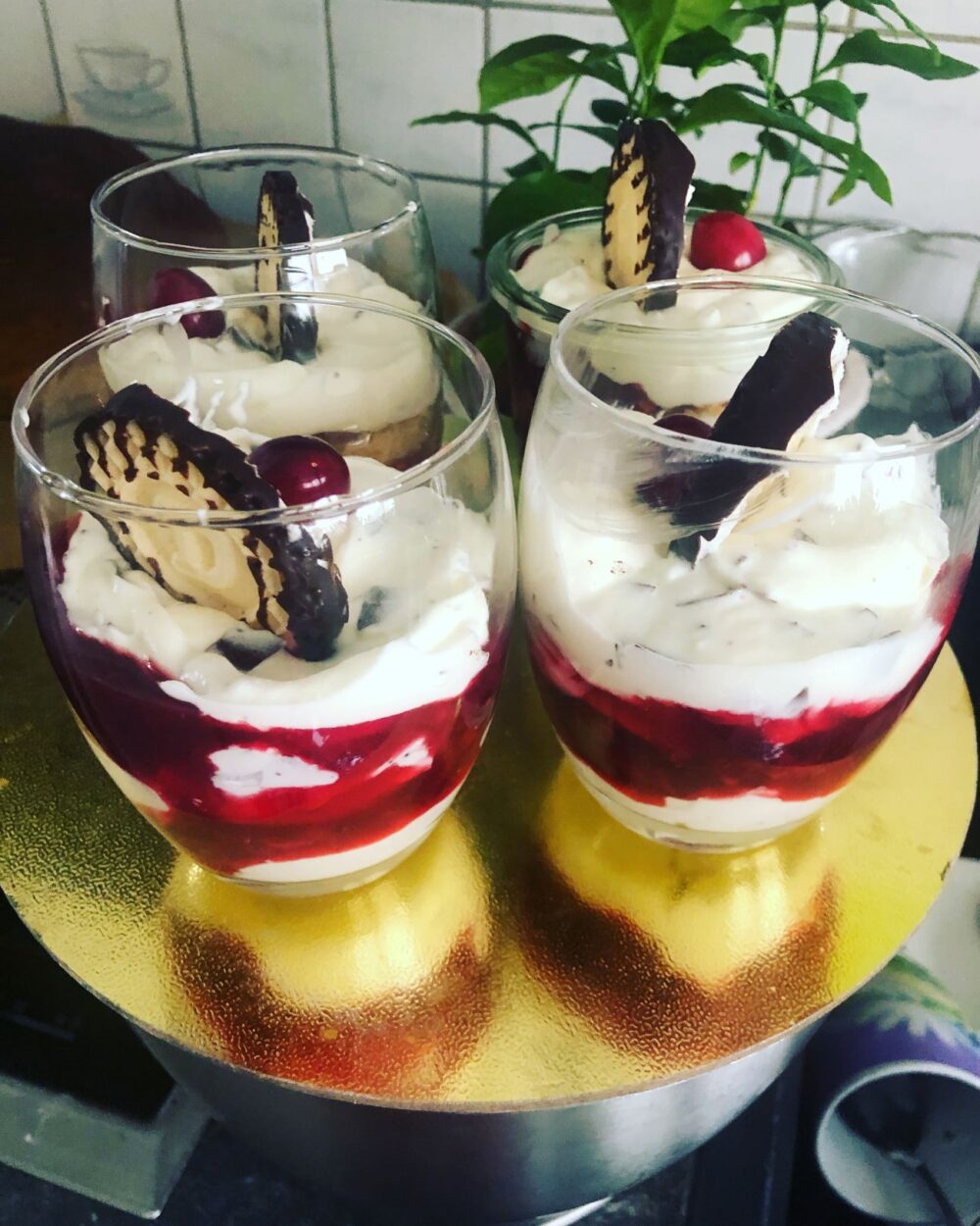 Dessert mit Schaumküsse lecker und sündhaft gut